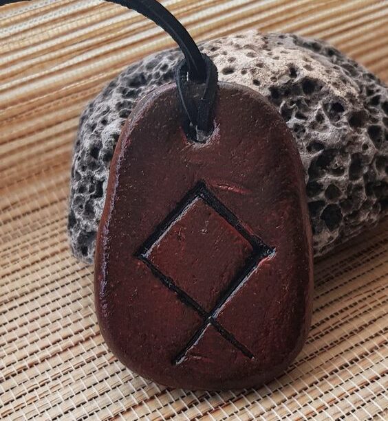 Rune Othala - the meaning and interpretation of the rune in divination ...