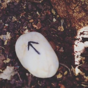 Rune Tiwaz - the meaning and interpretation of the rune in divination ...